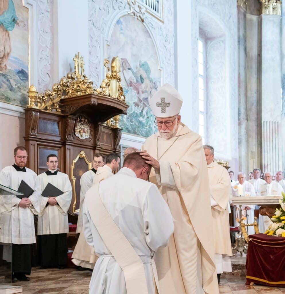 Gailtal Journal - Priesterweihe von Diakon Mag. Michael Rossian im Klagenfurter Dom